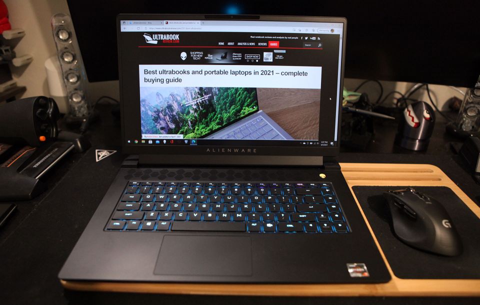 Dell Alienware m15 R5 review (Ryzen & RTX 3070 Laptop, QHD 240Hz screen)