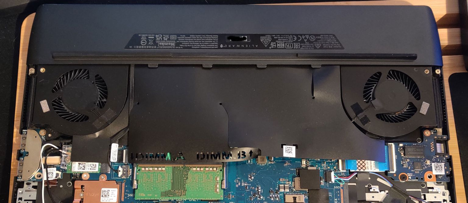 Dell Alienware m15 R5 review (Ryzen & RTX 3070 Laptop, QHD 240Hz screen)