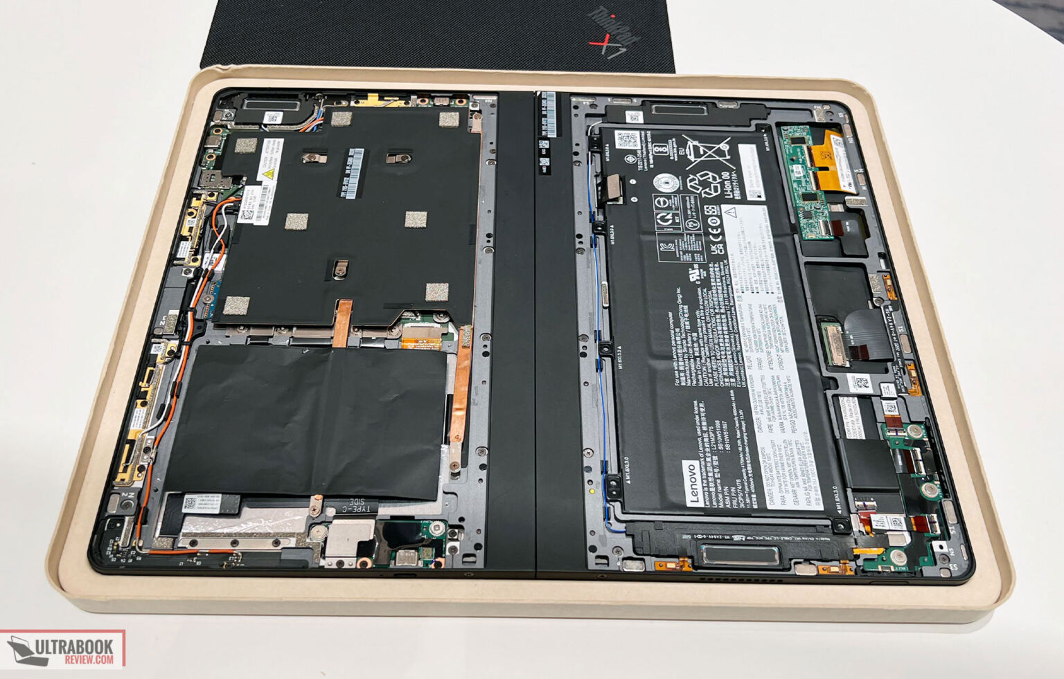 Lenovo ThinkPad X1 Fold Gen 2 detailed impressions - 16-inch foldable ...