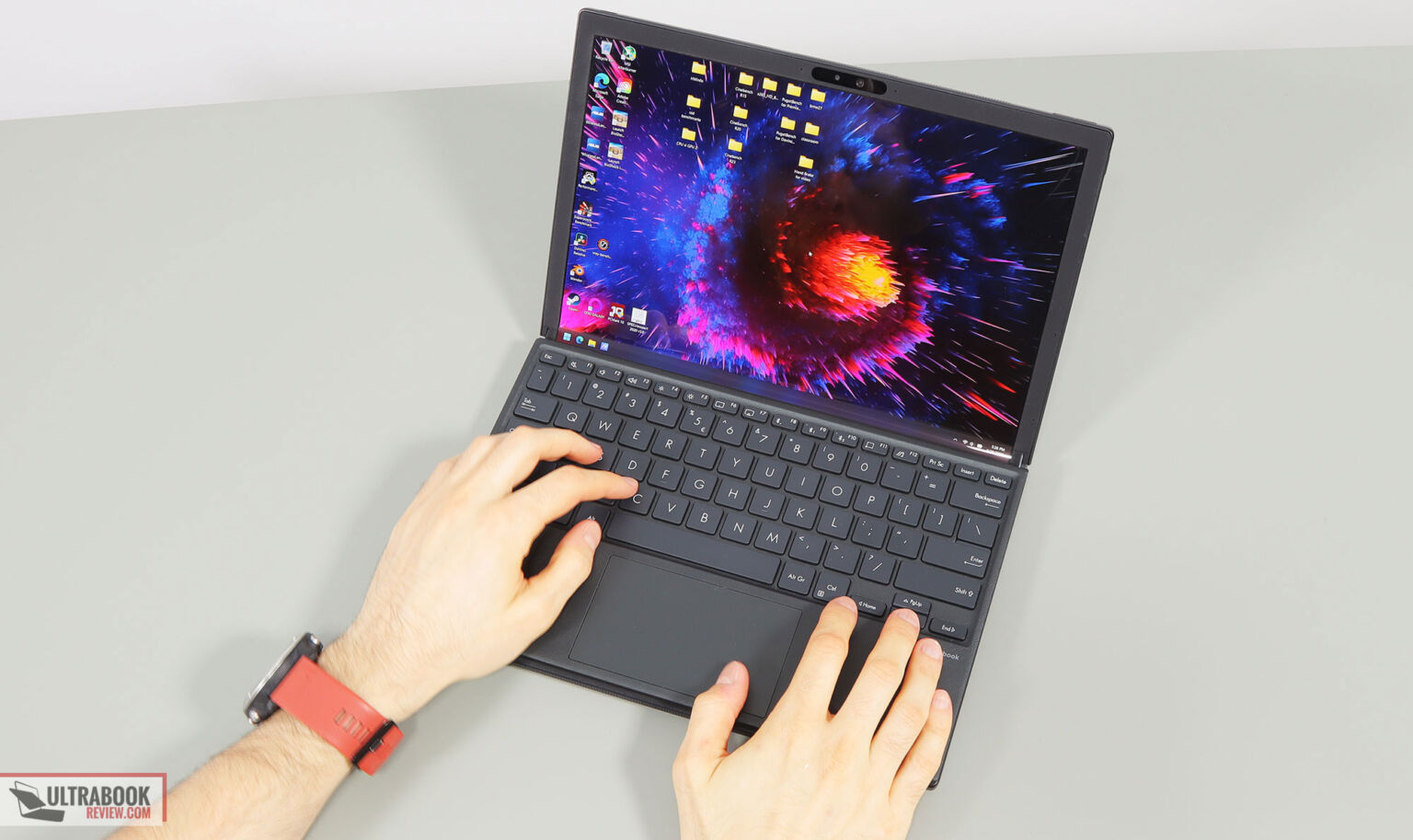 Asus ZenBook 17 Fold OLED review (foldable laptop, UX9702A model)