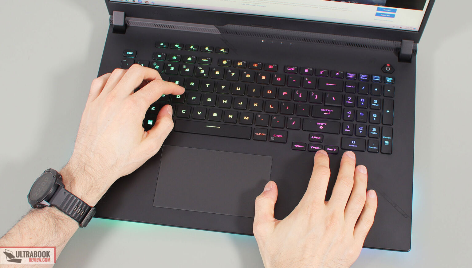 Asus ROG Strix Scar 17 review (G733PY model - Ryzen 9 7945HX, RTX 4090)