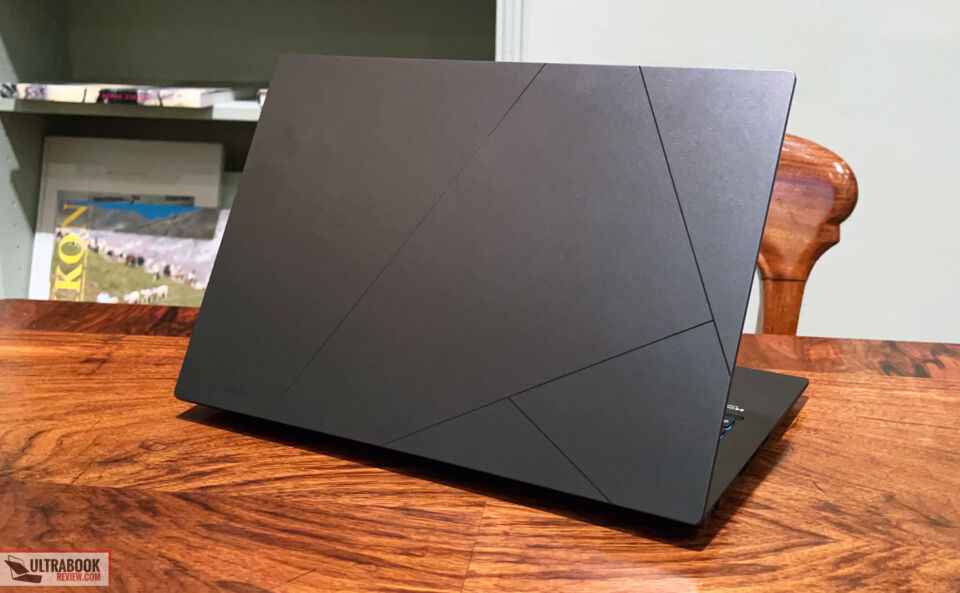 Asus ZenBook 14X OLED UX3404 update, vs. Zenbook 14X UX5401