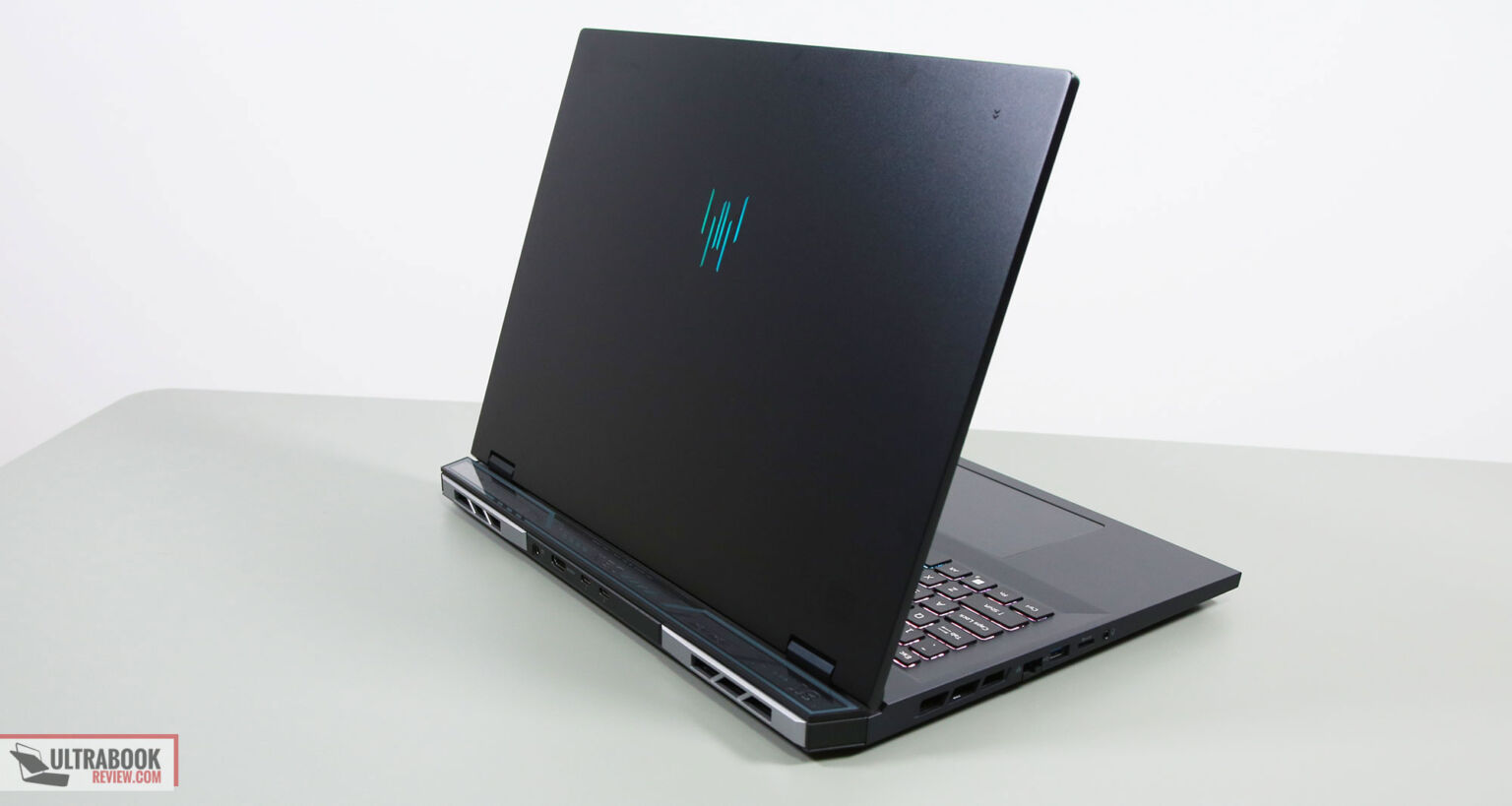 Acer Predator Helios Neo 18 review (PHN18-71 model, RTX 4070)
