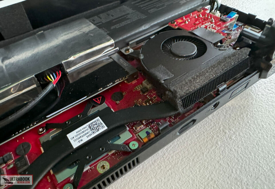 Asus ROG Ally X 2nd gen impressions, vs. 1st gen Ally X, Steam Deck OLED